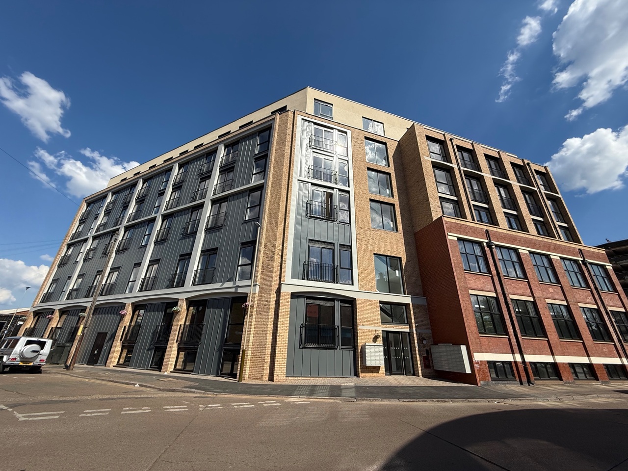 Leicester - 2 Bed Flat, Fleet Court, LE1 - To Rent Now for £895.00 p/m