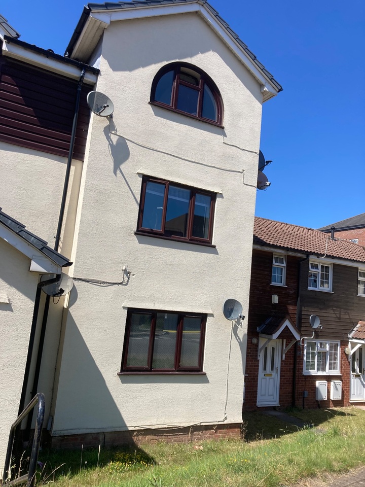 Cardiff - 2 Bed Flat, Felbridge Vlose, CF10 - To Rent Now for £1,000.00 p/m