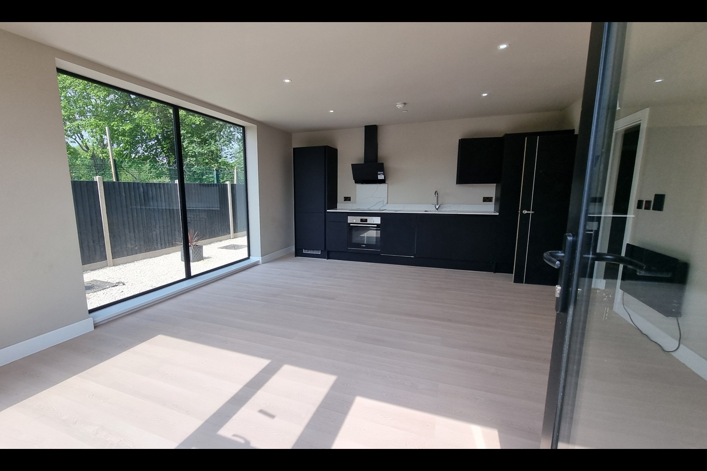 Sheldon, Birmingham - 2 Bed Flat, City Green Block B, B26 - To Rent Now ...