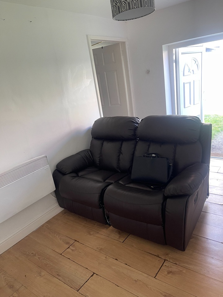 Dagenham - Studio Flat, Valence Avenue, RM8 - To Rent Now for £1,200.00 p/m