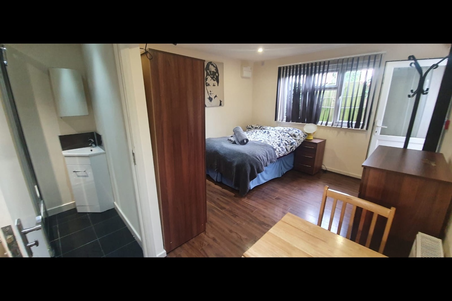 London - Studio Flat, Cranhurst Road, NW2 - To Rent Now for £1,380.00 p/m