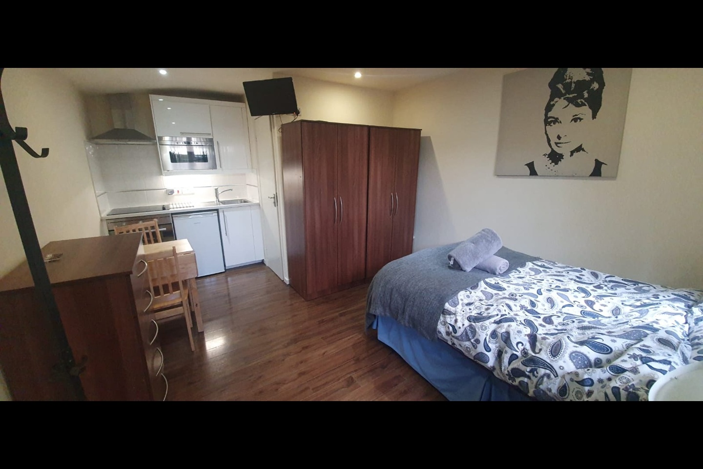 London - Studio Flat, Cranhurst Road, NW2 - To Rent Now for £1,380.00 p/m
