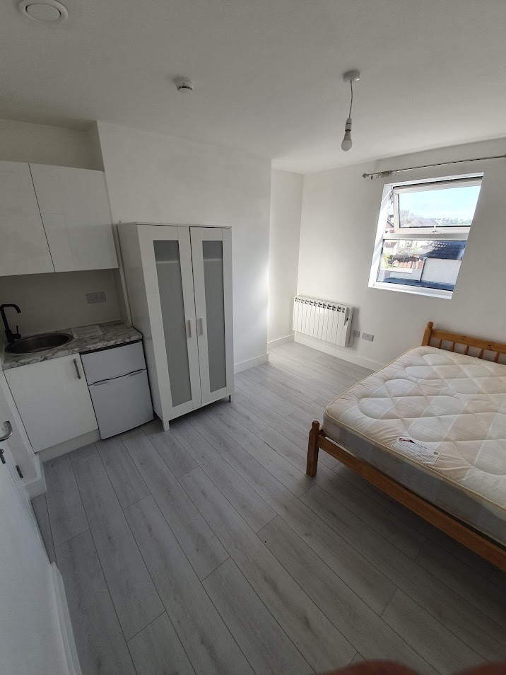 Gravesend - Room in a Shared House, Darnley Street, DA11 - To Rent Now ...