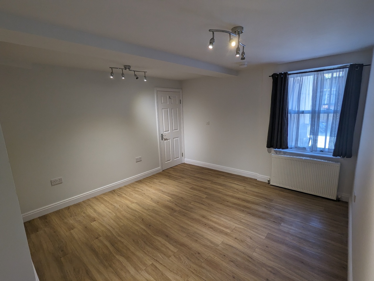 Westerham - 1 Bed Flat, Herald House, TN16 - To Rent Now for £1,000.00 p/m