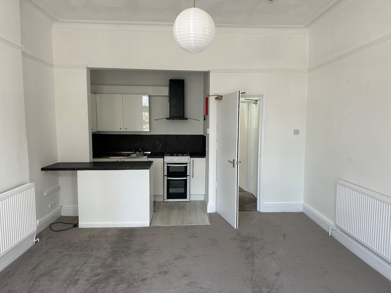 Cardiff - 1 Bed Flat, Claude Road, CF24 - To Rent Now for £795.00 p/m