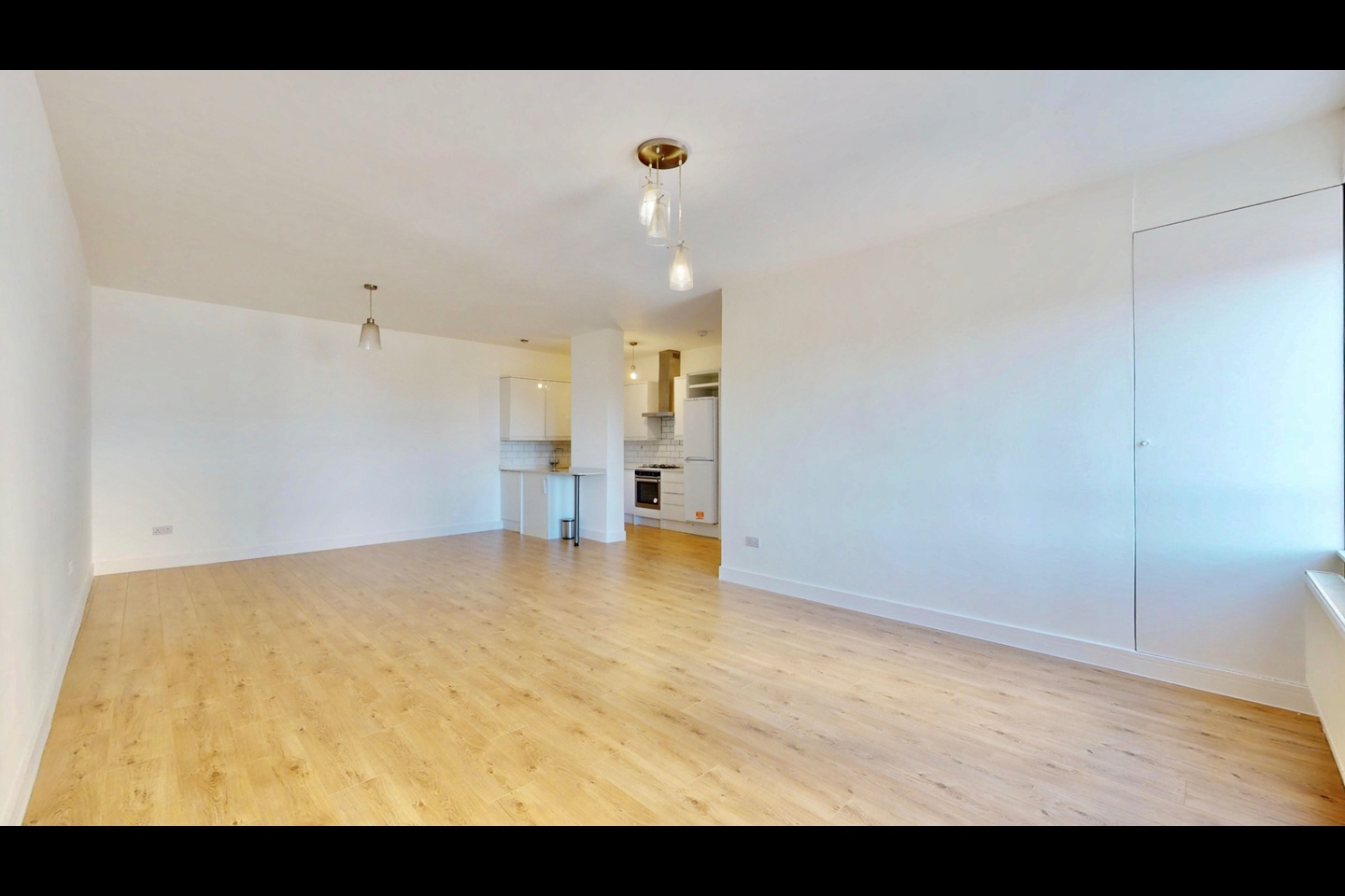 London - 3 Bed Flat, Ballards Lane, N12 - To Rent Now for £2,450.00 p/m