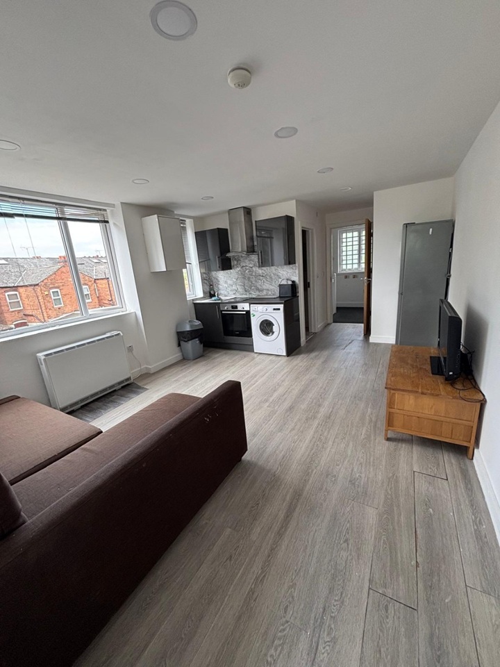 Birmingham - 1 Bed Flat, Sutton New Road, B23 - To Rent Now for £1,150. ...