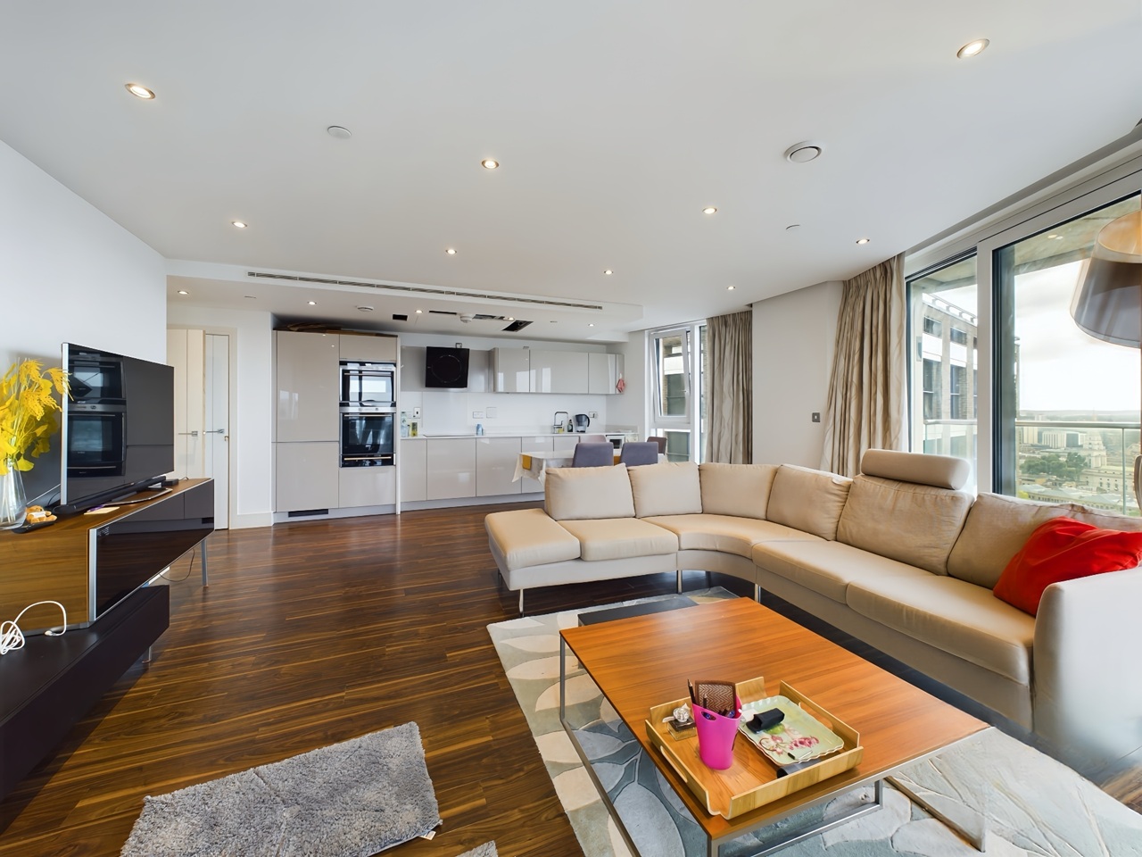 London - 2 Bed Flat, Altitude Point, E1 - To Rent Now for £3,500.00 p/m