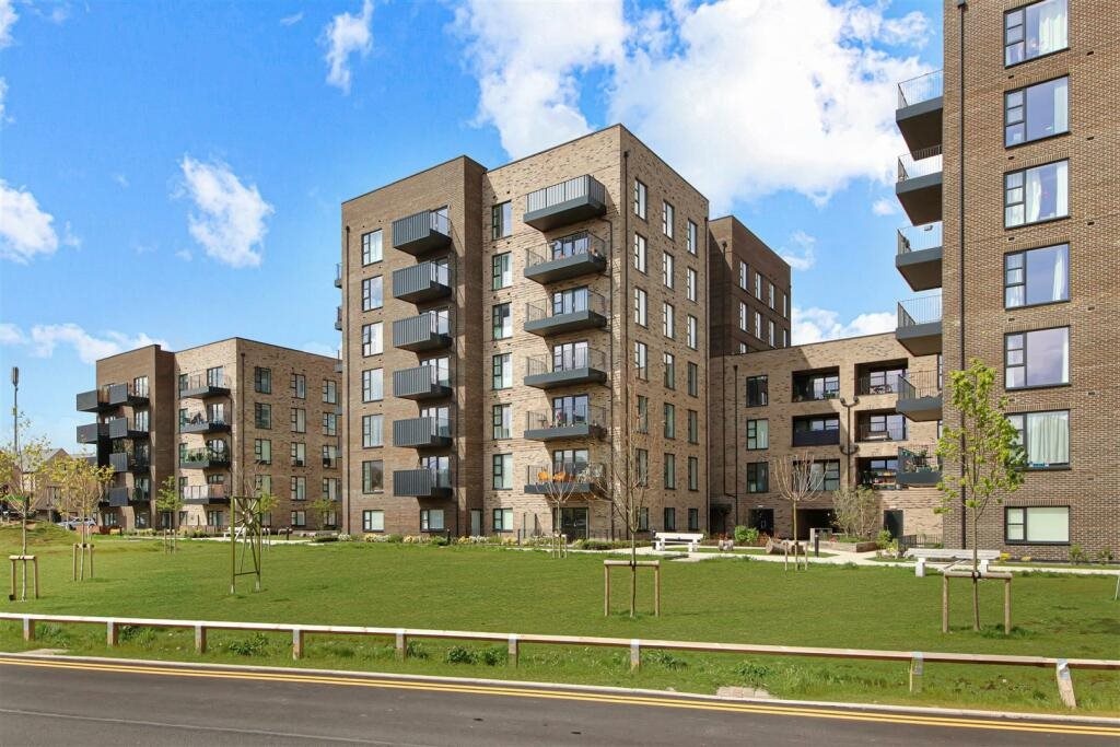 Cambridge - 2 Bed Flat, Clara Rackham Street, CB1 - To Rent Now for £ ...