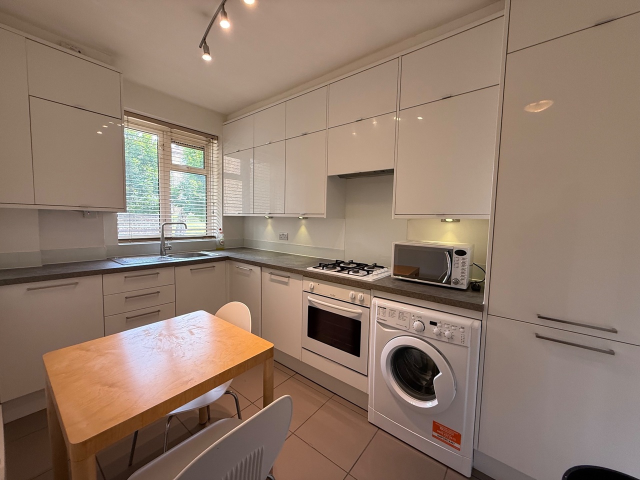 London - 2 Bed Flat, Remsted House, NW6 - To Rent Now for £2,099.00 p/m