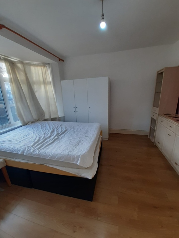 Harrow - Room in a Shared House, Woodlands, HA2 - To Rent Now for £750. ...