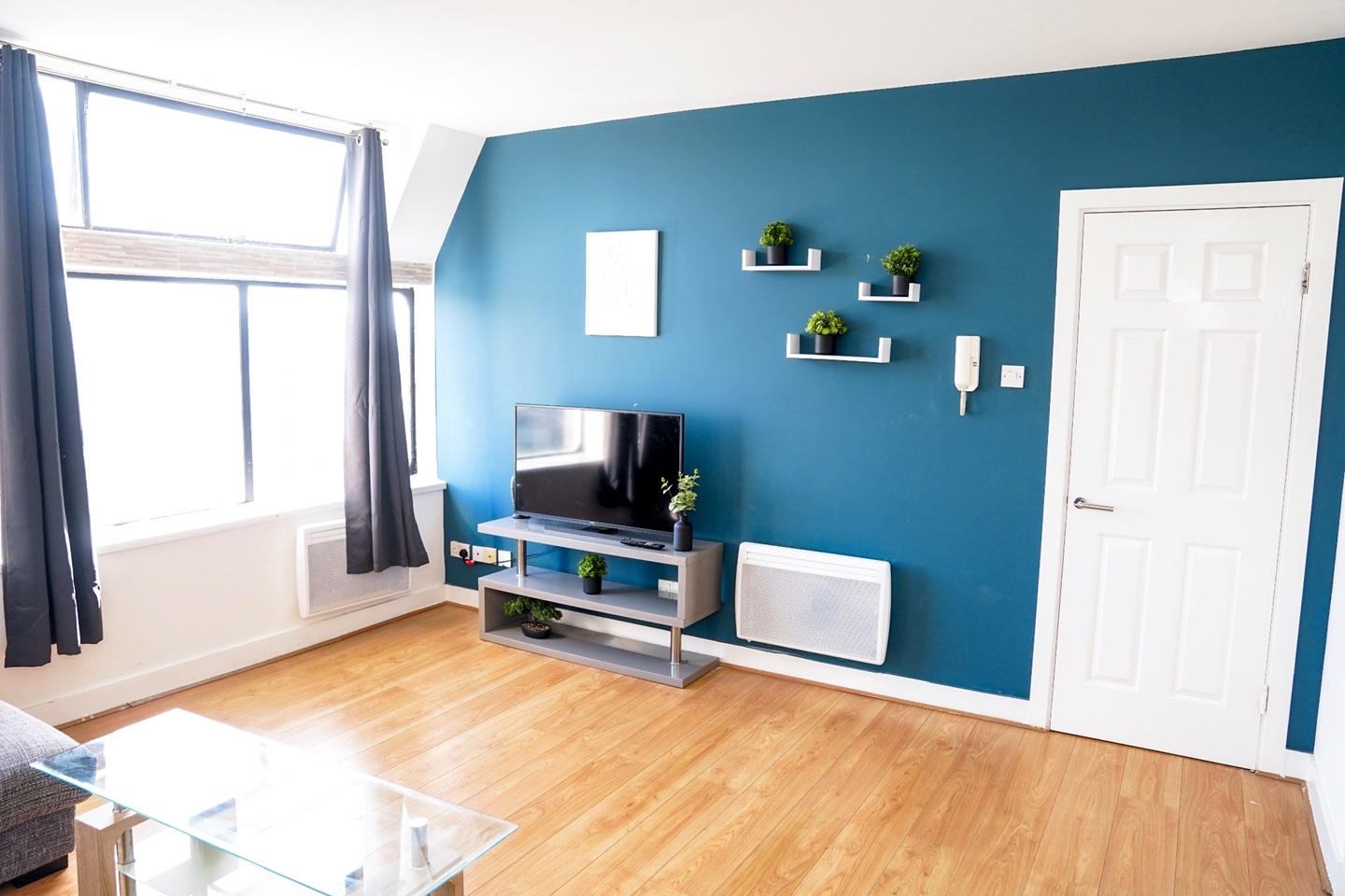 Salford - 2 Bed Flat, City Heights, M3 - To Rent Now for £2,250.00 p/m