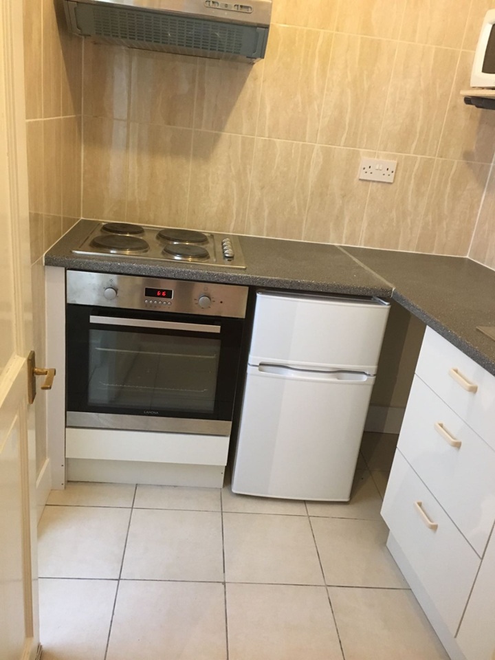 London - Studio Flat, Yeldham Road, W6 - To Rent Now for £1,235.00 p/m