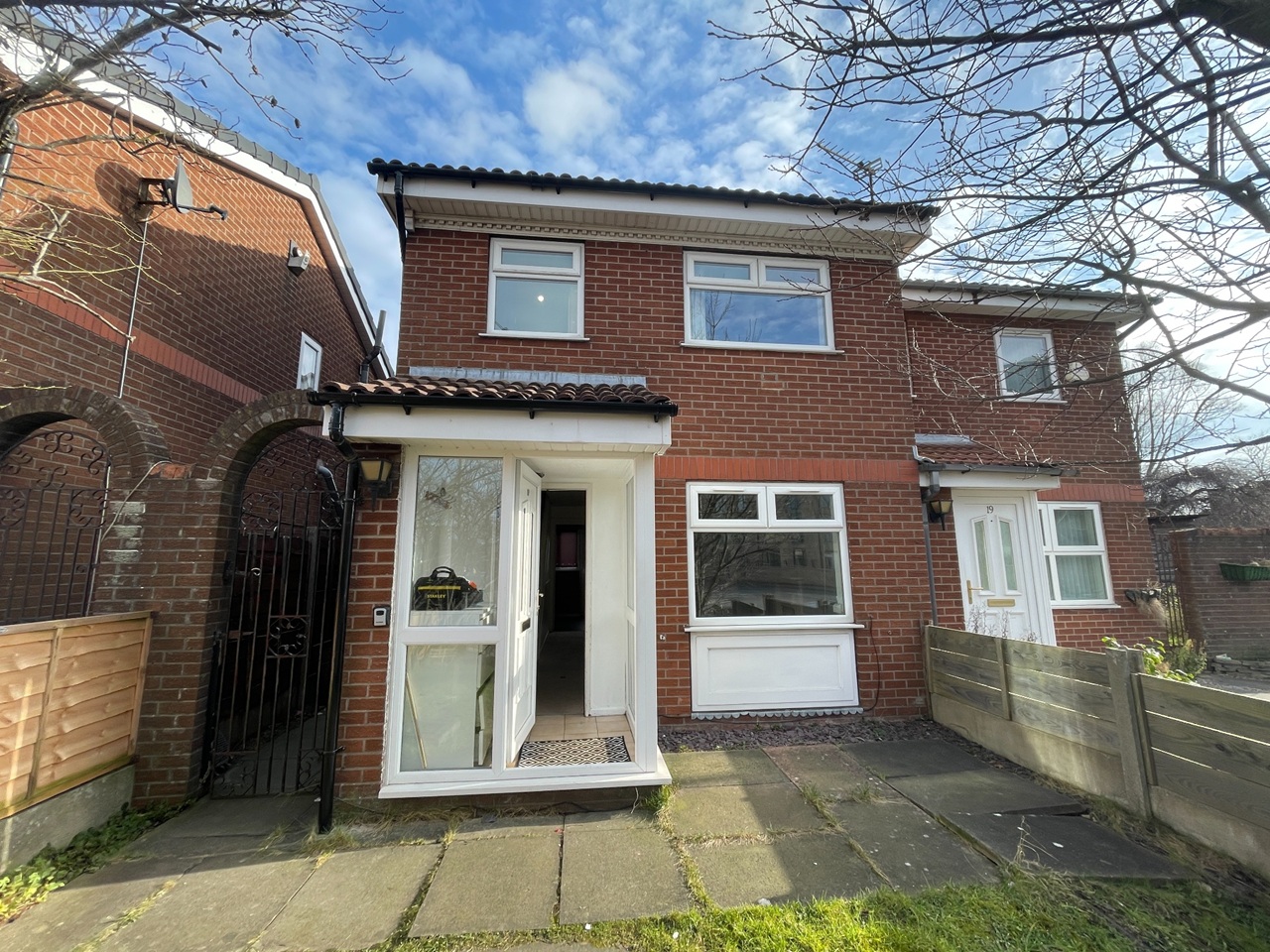 Manchester - 3 Bed Semi-Detached House, Gorton Lane, M12 - To Rent Now ...
