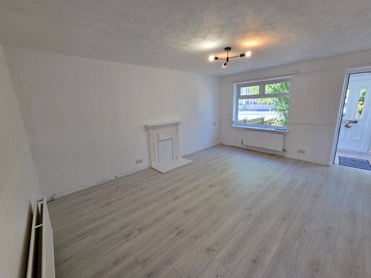 Manchester - 3 Bed Semi-Detached House, Gorton Lane, M12 - To Rent Now ...