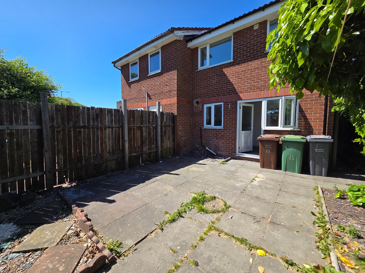 Manchester - 3 Bed Semi-Detached House, Gorton Lane, M12 - To Rent Now ...