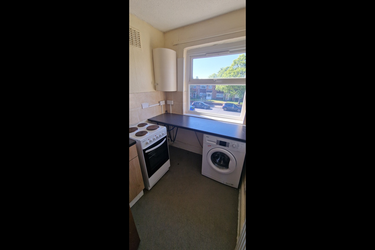 Willenhall - 1 Bed Flat, Shepwell Green, WV13 - To Rent Now for £650.00 p/m