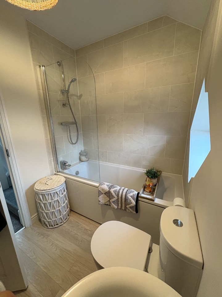 Newton Abbot - 4 Bed Semi-Detached House, Valerian Place, TQ12 - To ...