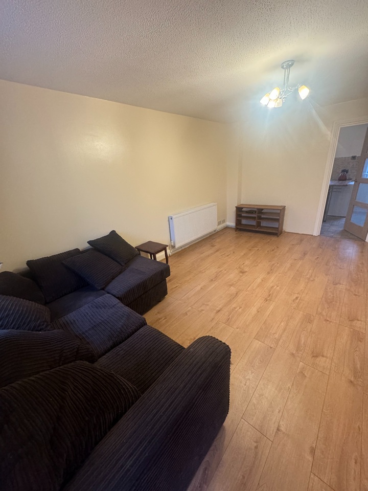 Tilbury - 2 Bed Terraced House, Kipling Avenue, RM18 - To Rent Now for ...
