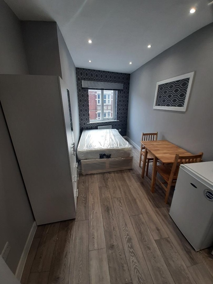 Finchley Central, London N3 - Studio Flat, Long Lane, N3 - To Rent Now ...