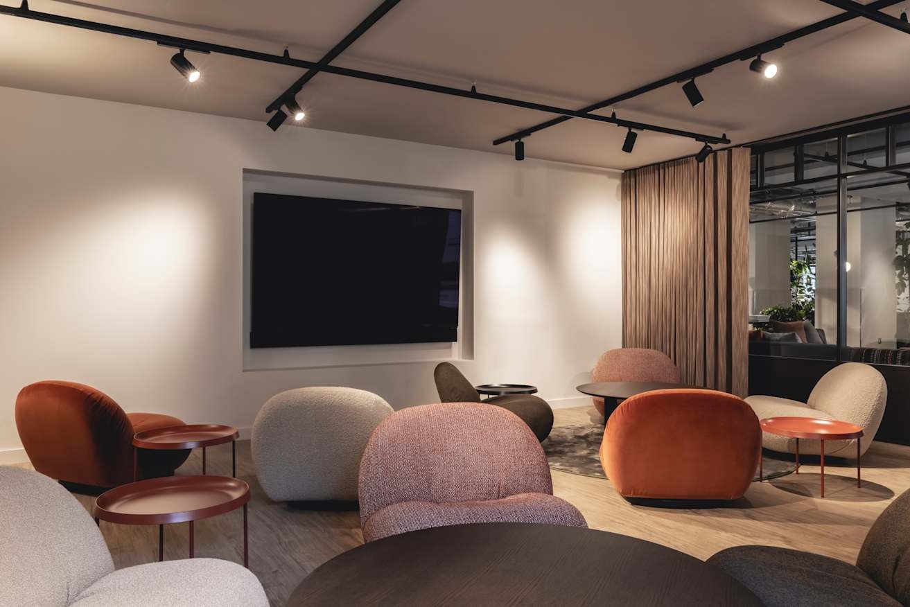 London - 1 Bed Flat, Vanguard Way, E17 - To Rent Now for £2,165.00 p/m