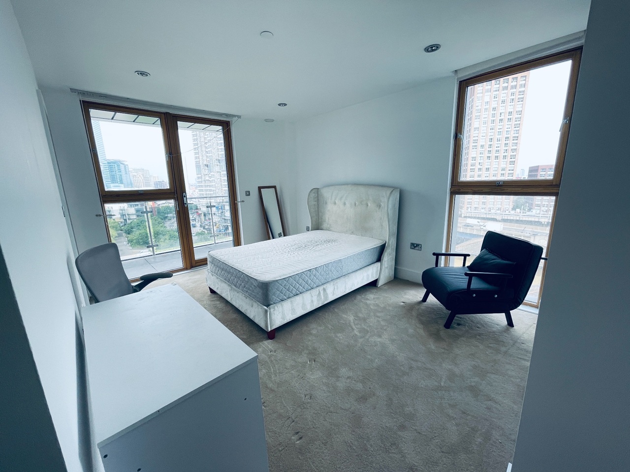 London - 3 Bed Flat, Streamlight Tower, E14 - To Rent Now for £3,200.00 p/m