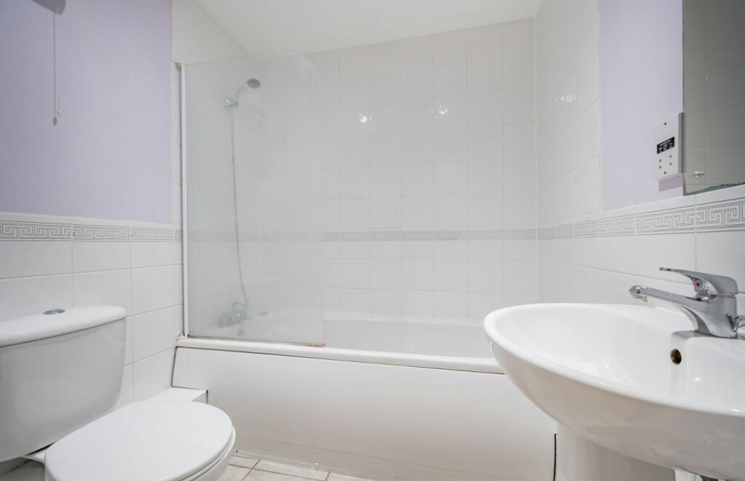 Reading - 2 Bed Flat, Jubilee Square, RG1 - To Rent Now for £1,575.00 p/m