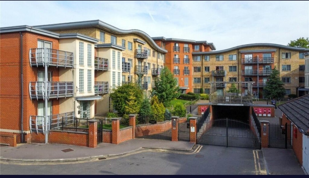 Reading - 2 Bed Flat, Jubilee Square, RG1 - To Rent Now for £1,575.00 p/m