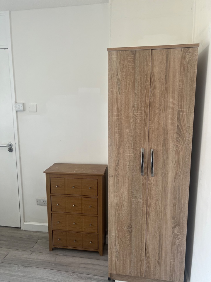 Luton - Room in a Shared House, Elgar Path, LU2 - To Rent Now for £600. ...