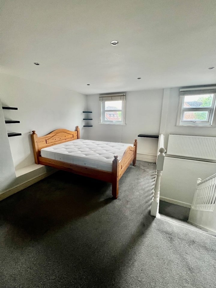 London 2 Bed Flat London Sw11 To Rent Now For £2 150 00 P M