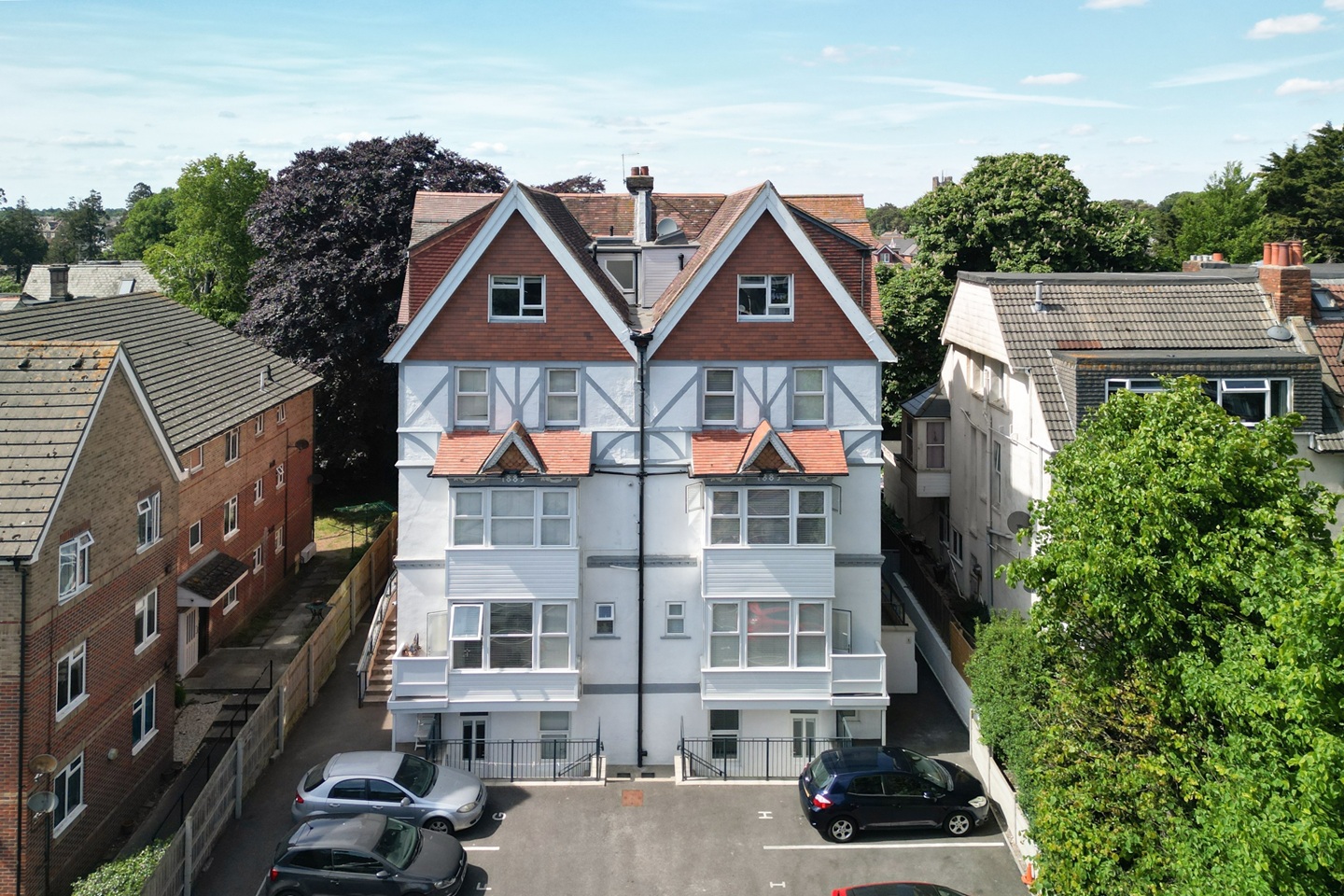 Bournemouth - 1 Bed Flat, Fernwood Court, BH1 - To Rent Now for £975.00 p/m