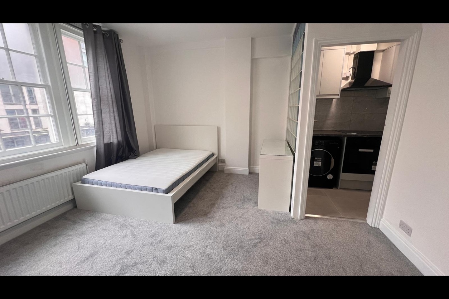 London - Studio Flat, Forset Court, W2 - To Rent Now for £1,600.00 p/m