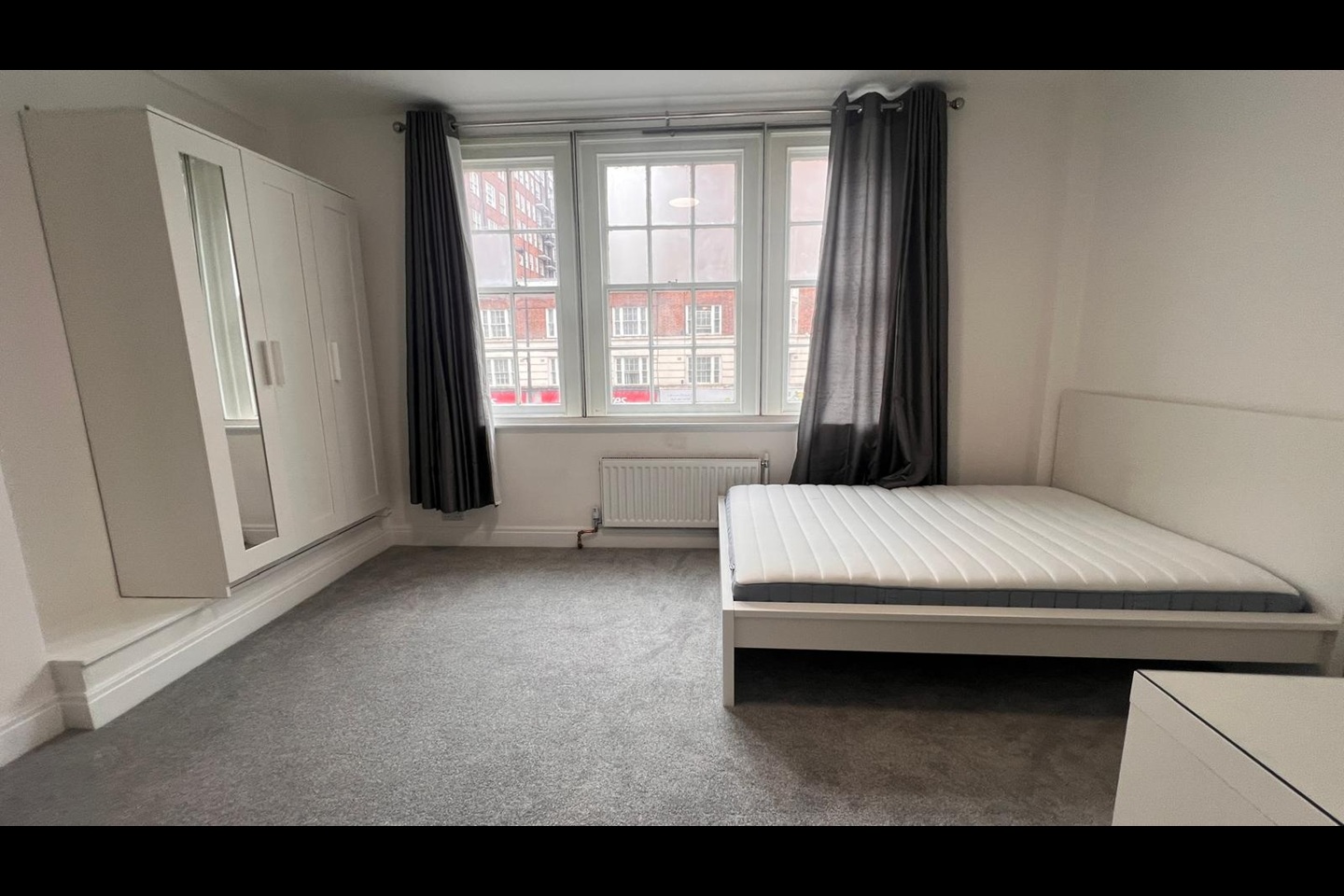 London - Studio Flat, Forset Court, W2 - To Rent Now for £1,600.00 p/m