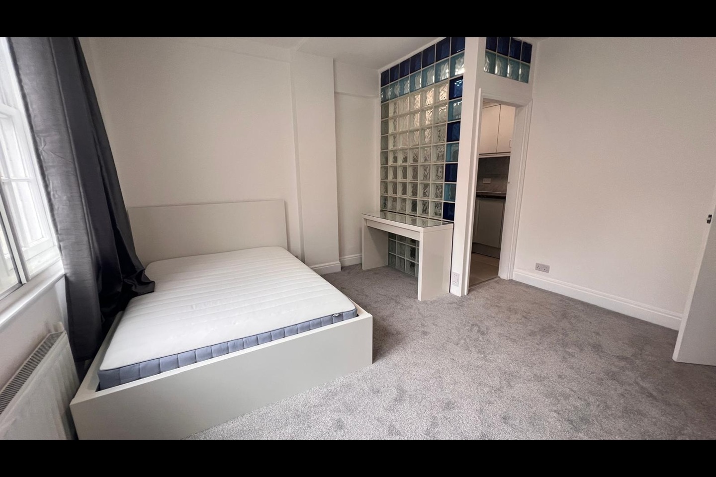 London - Studio Flat, Forset Court, W2 - To Rent Now for £1,600.00 p/m