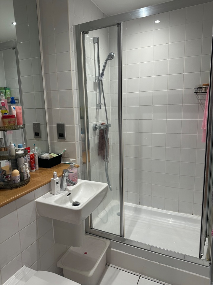 Manchester - 2 Bed Flat, Manchester, M5 - To Rent Now for £1,250.00 p/m