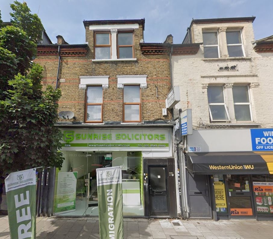 London - 1 Bed Flat, Merton High Street, SW19 - To Rent Now for £1,420. ...