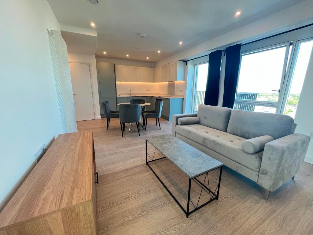 London - 1 Bed Flat, Western Gateway, E16 - To Rent Now for £2,150.00 p/m