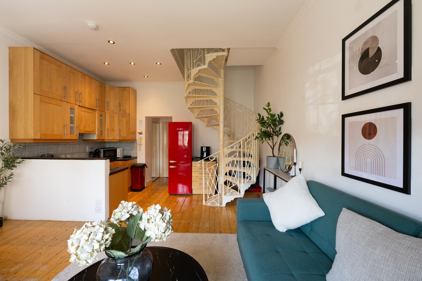 London - 1 Bed Flat, Lexham Gardens, W8 - To Rent Now for £2,500.00 p/m