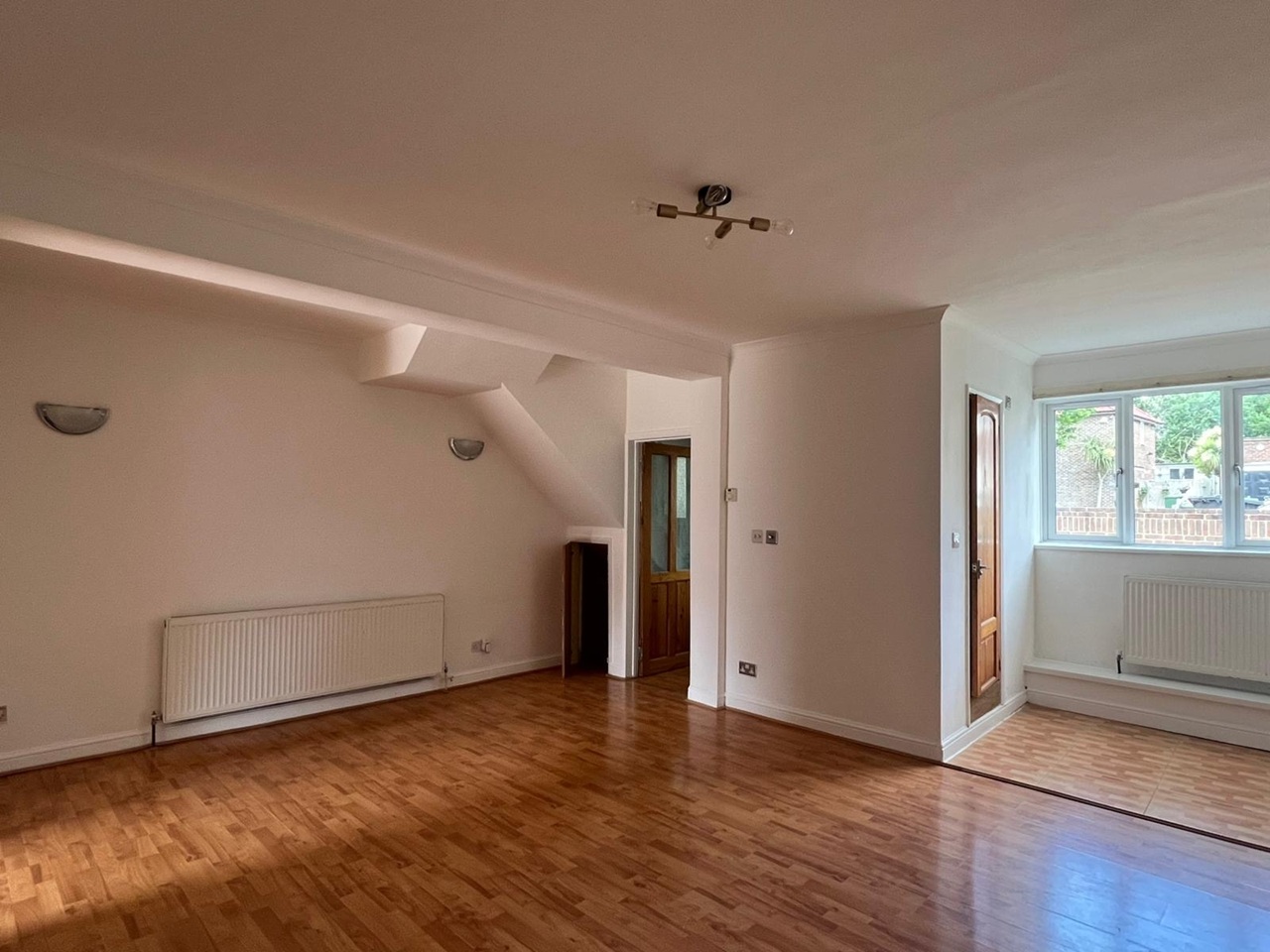 Bromley - 3 Bed Terraced House, Downham Way, BR1 - To Rent Now for £ ...