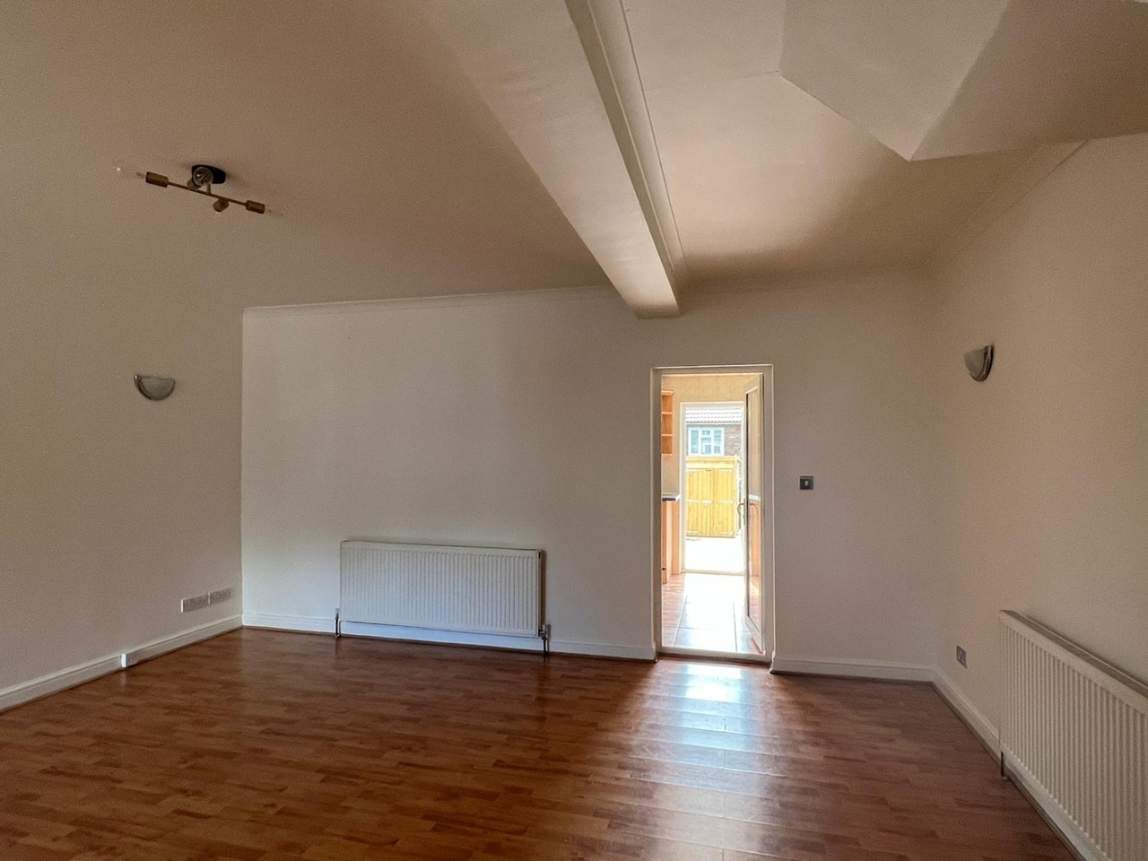 Bromley - 3 Bed Terraced House, Downham Way, BR1 - To Rent Now for £ ...