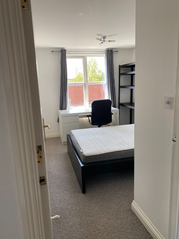 Bristol - Room in a Shared Flat, Squires Court, BS3 - To Rent Now for £ ...