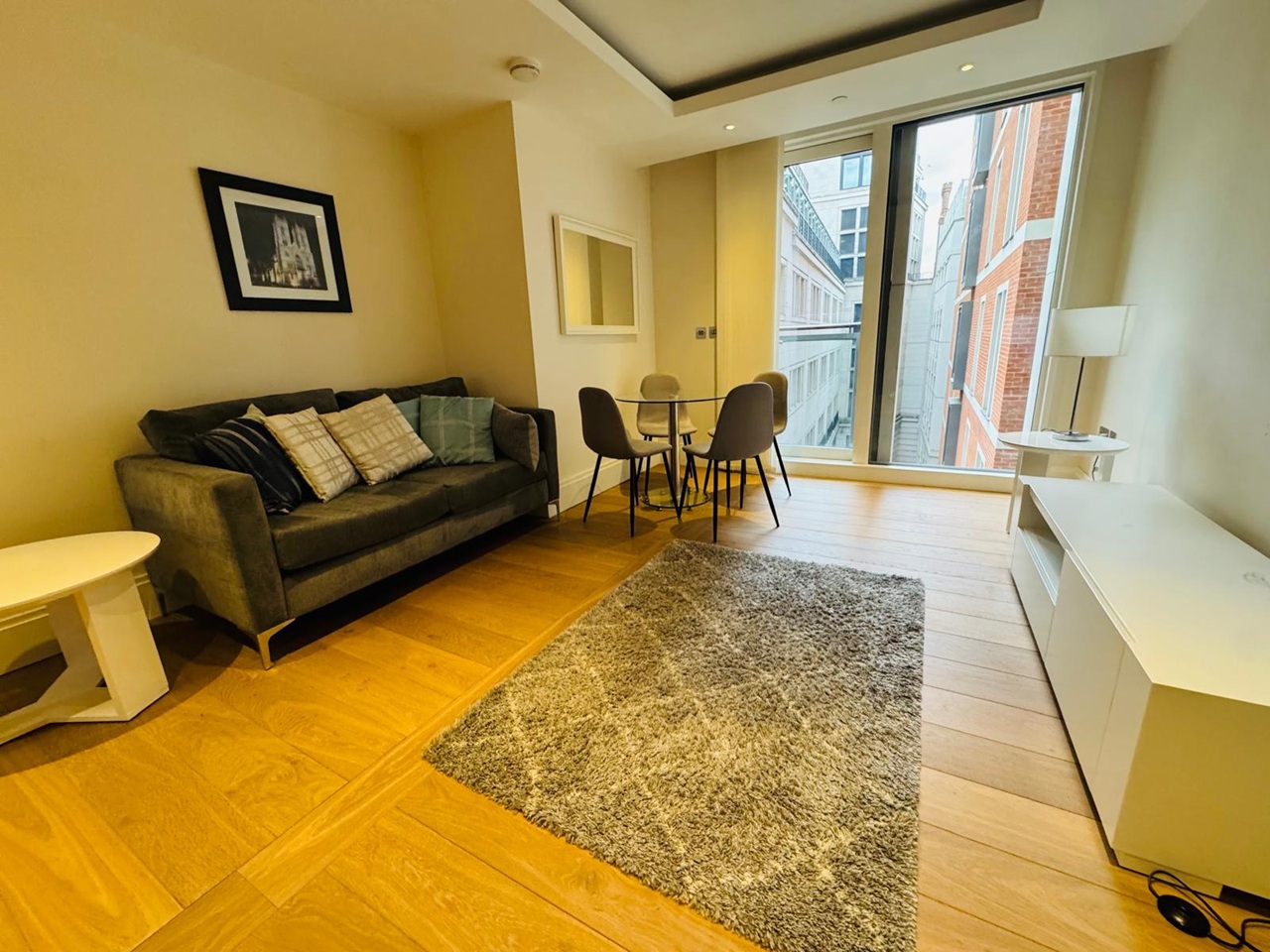 London - 1 Bed Flat, Savoy House, WC2R - To Rent Now for £4,200.00 p/m
