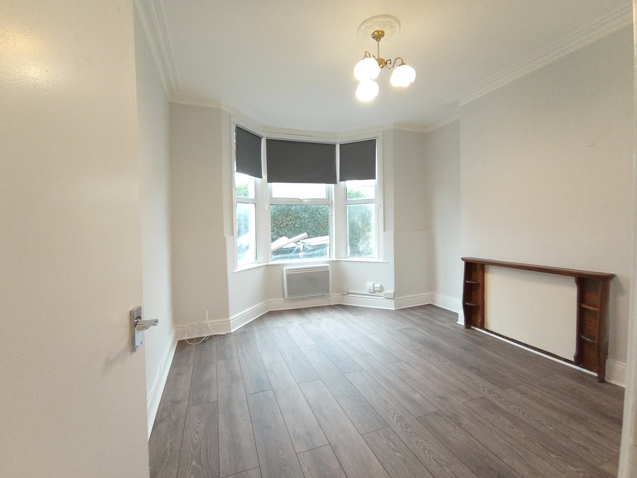 Enfield - 2 Bed Flat, High Street, EN3 - To Rent Now for £1,700.00 p/m