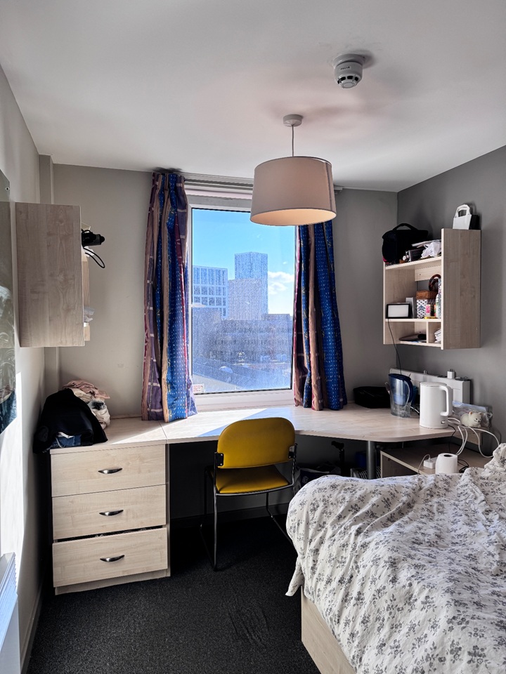 Leeds - Room in a Shared House, The Plaza, LS2 - To Rent Now for £500. ...