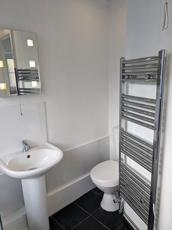 Hounslow - Studio Flat, Standard Road, TW4 - To Rent Now for £1,450.00 p/m