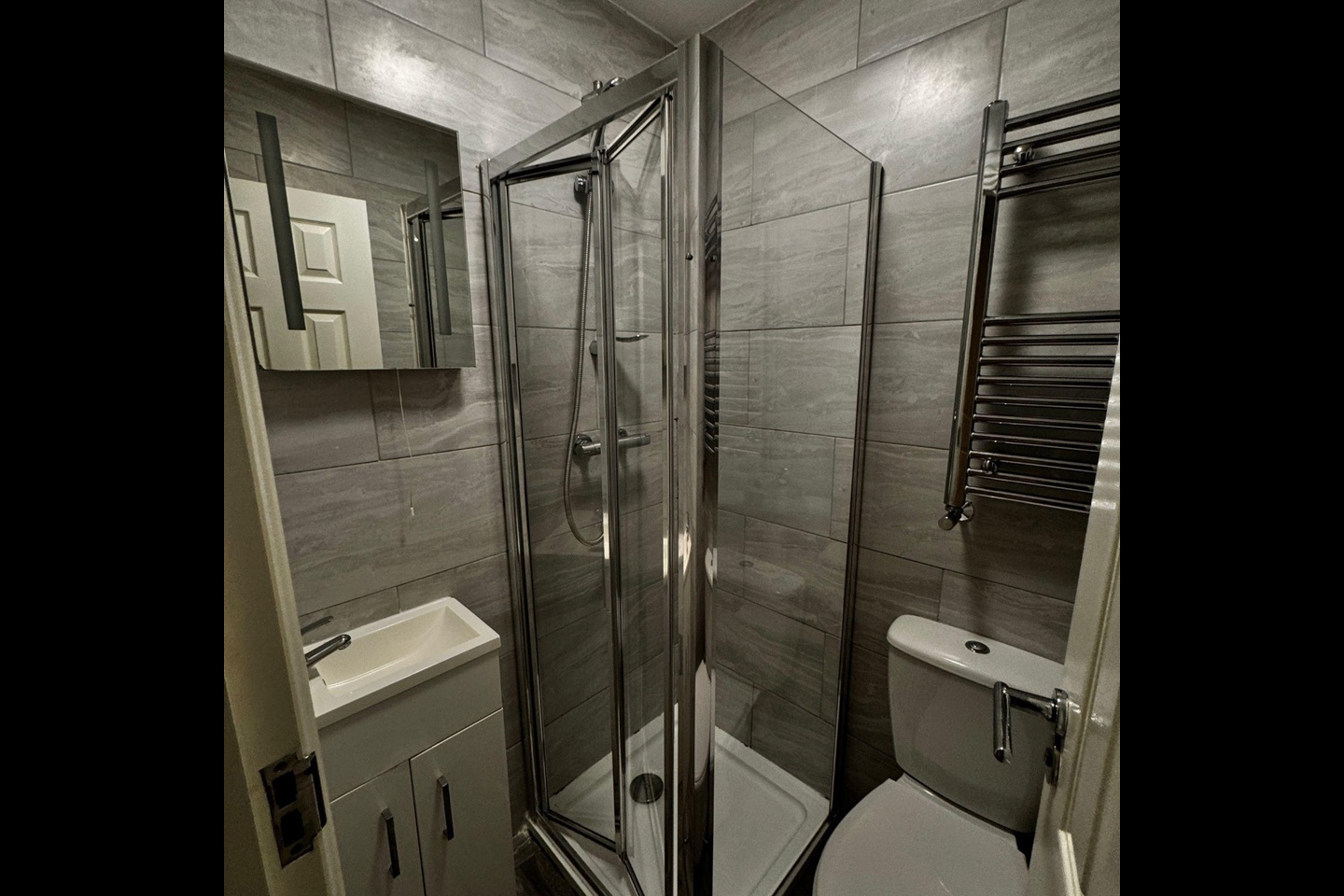 London - Room in a Shared Flat, Du Cane Road, W12 - To Rent Now for £ ...