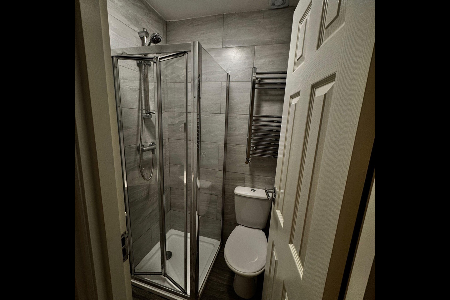 London - Room in a Shared Flat, Du Cane Road, W12 - To Rent Now for £ ...