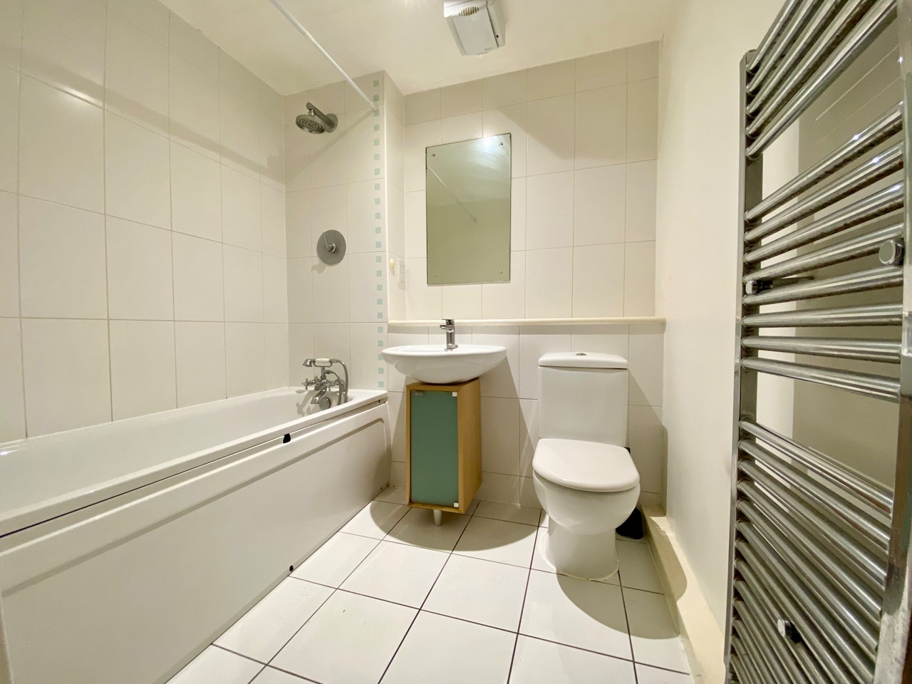 London - 2 Bed Flat, Hopton Road, SE18 - To Rent Now for £1,890.00 p/m