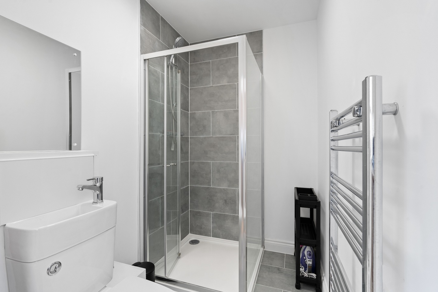 London - Studio Flat, Carmichael Road, SE25 - To Rent Now for £1,250.00 p/m