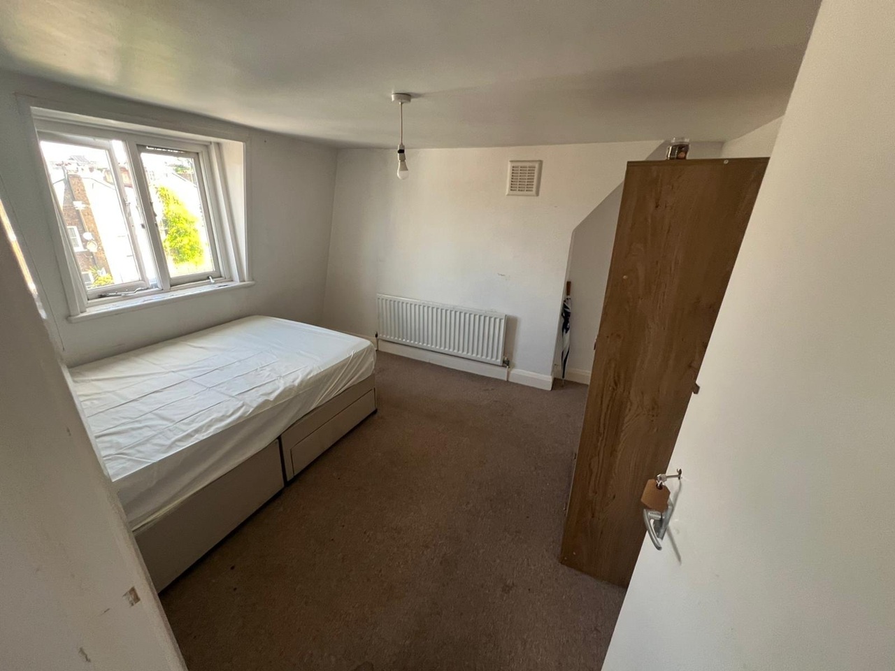 London - Room in a Shared Flat, Offord Road, N1 - To Rent Now for £850. ...